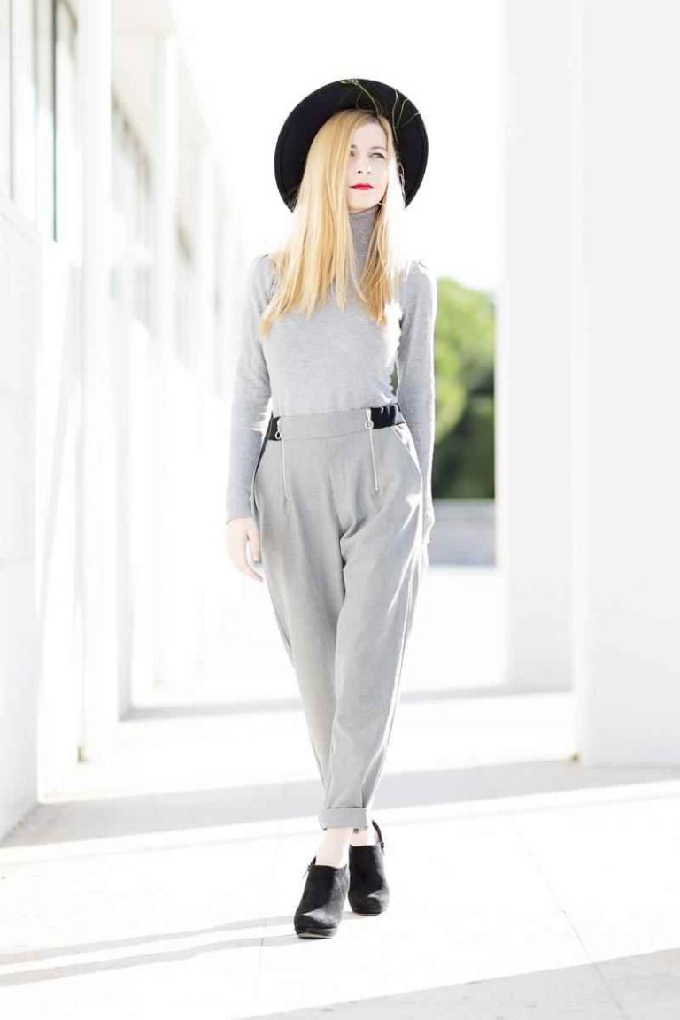 Grey casual look